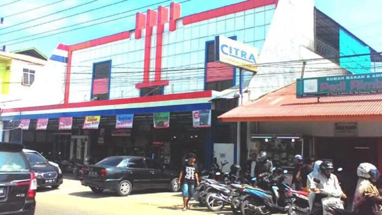 Sidak Citra Swalayan, Disdag Padang Copot Spanduk Pembelian Minyak Goreng